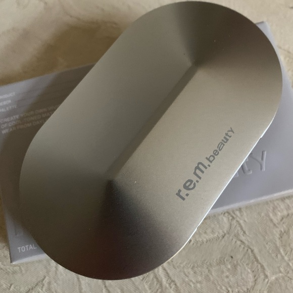 R.E.M. Beauty | Makeup | Rem Beauty Midnight Shadows Eyeshadow Palette ...